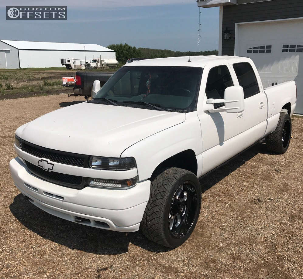 2002 Chevrolet Silverado 2500 HD with 22x10 -18 Fuel Flow and 305/45R22 ...