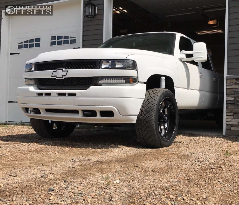 2002 Chevrolet Silverado 2500 HD with 22x10 -18 Fuel Flow and 305/45R22 ...