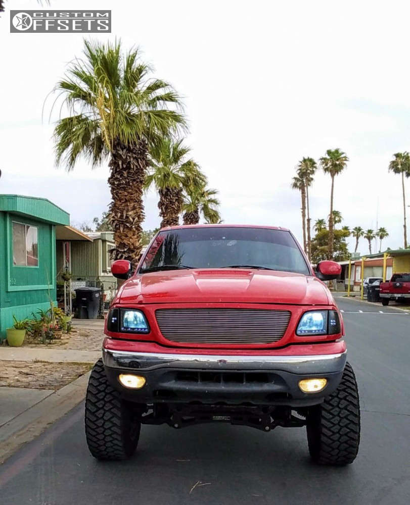 2001 Ford F-150 with 20x12 -44 Fuel Maverick and 35/12.5R20 Maxxis ...