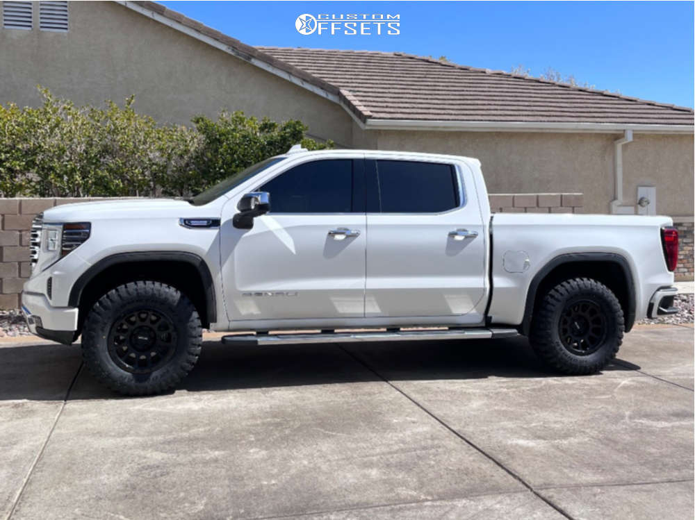 2023 GMC Sierra 1500 with 18x9 -12 Method MR305 and 35/12.5R18 Ironman ...