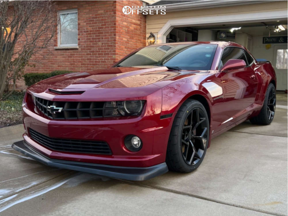 2010 Chevrolet Camaro with 20x10 23 OE Performance 126 and 285/35R20 ...