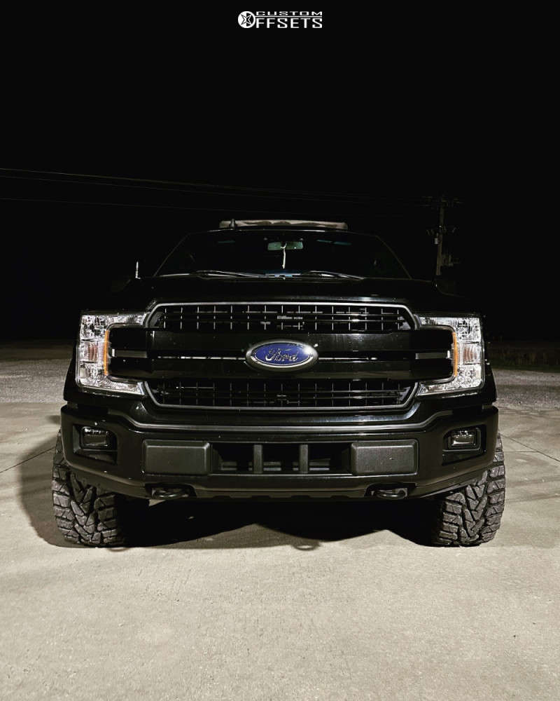 2019 Ford F-150 with 20x10 -18 Fuel Rebel 6 and 33/12.5R20 Versatyre ...