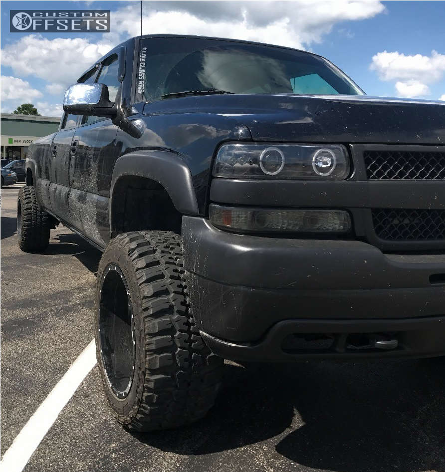 2002 Chevrolet Silverado 2500 HD with 20x12 -44 Moto Metal Mo970 and 33 ...