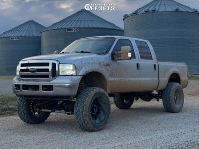 2005 Ford F-250 Super Duty with 22x12 -44 Hostile Stryker and 38/13 ...
