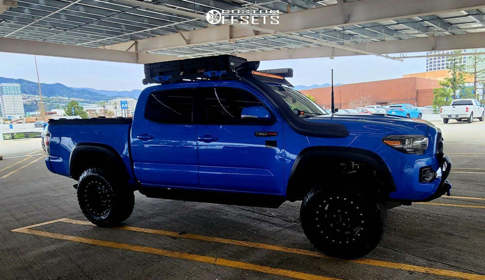 2019 Toyota Tacoma with 17x8.5 0 Method Mr105 and 285/70R17 BFGoodrich ...