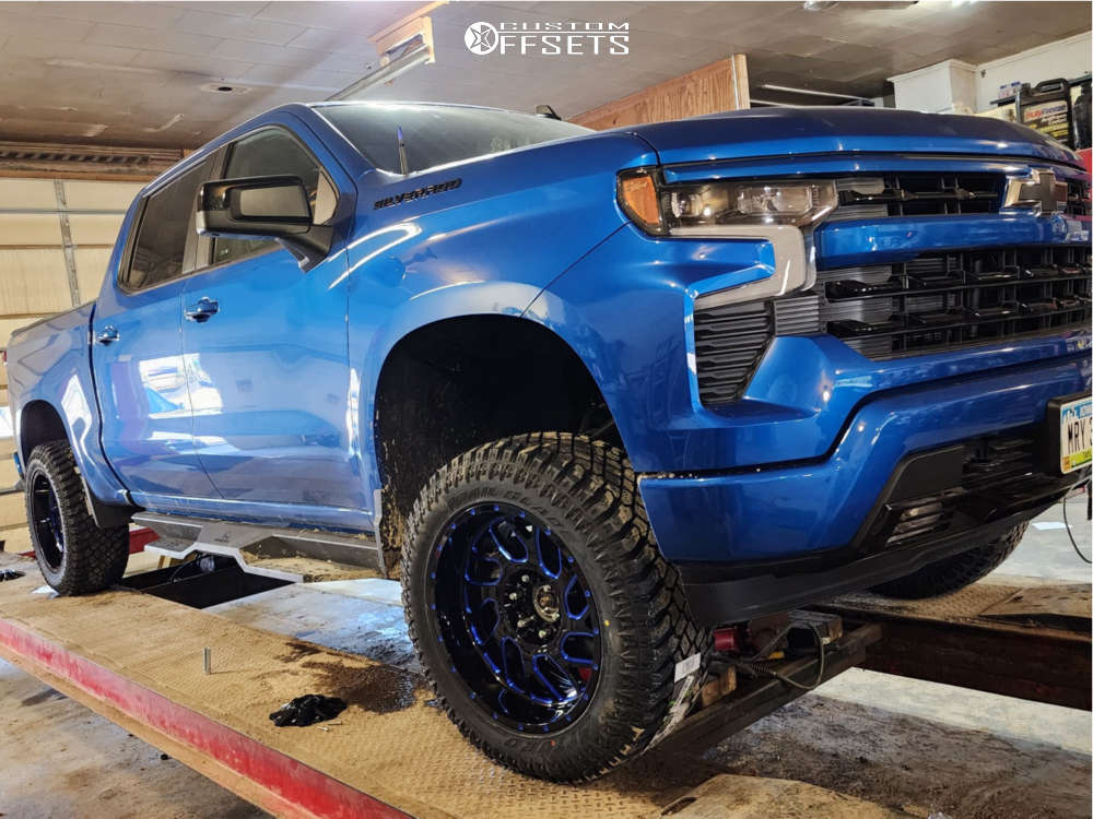 2023 Chevrolet Silverado 1500 with 20x10 -18 Savage SA01 and 33/12.5R20 ...