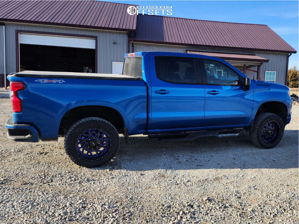 2023 Chevrolet Silverado 1500 with 20x10 -18 Savage SA01 and 33/12.5R20 ...