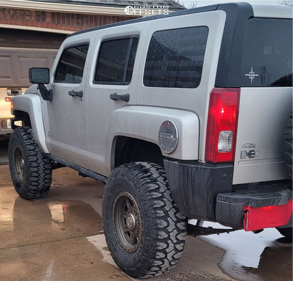 2006 Hummer H3 with 17x9 -12 Anthem Off-Road Rogue and 35/12.5R17 ...