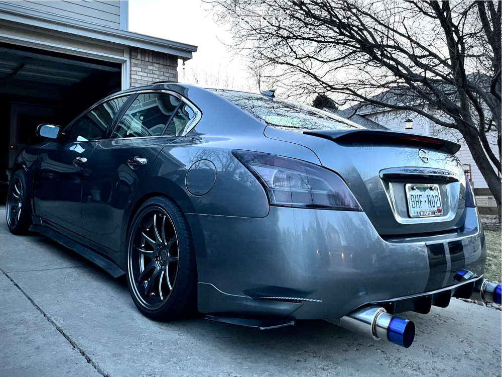 2014 Nissan Maxima with 19x9.5 22 Aodhan Ds02 and 275/30R19 Vercelli ...