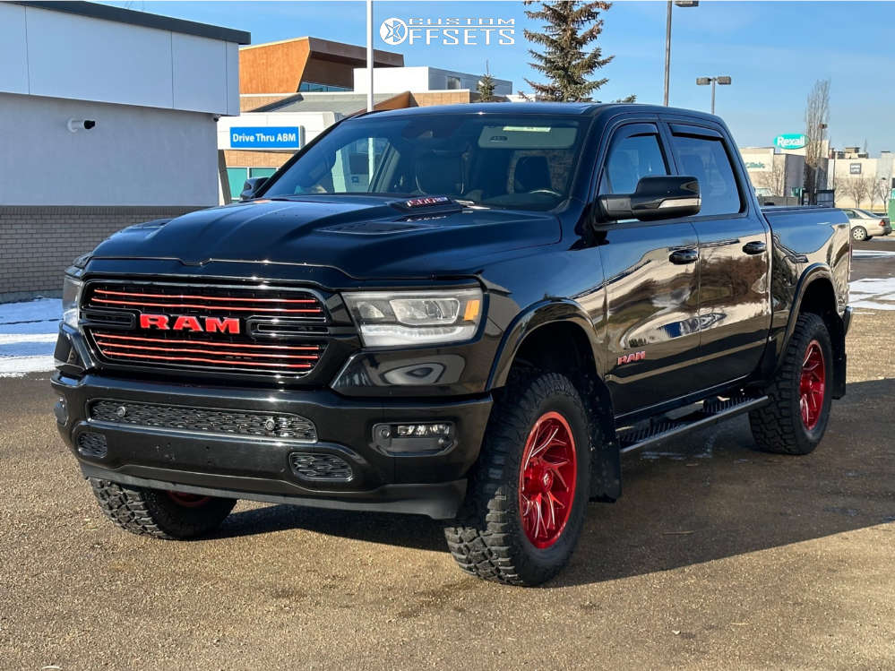 2022 Ram 1500 with 20x9 2 Fuel Runner and 35/12.5R20 Haida HD878 RT and ...