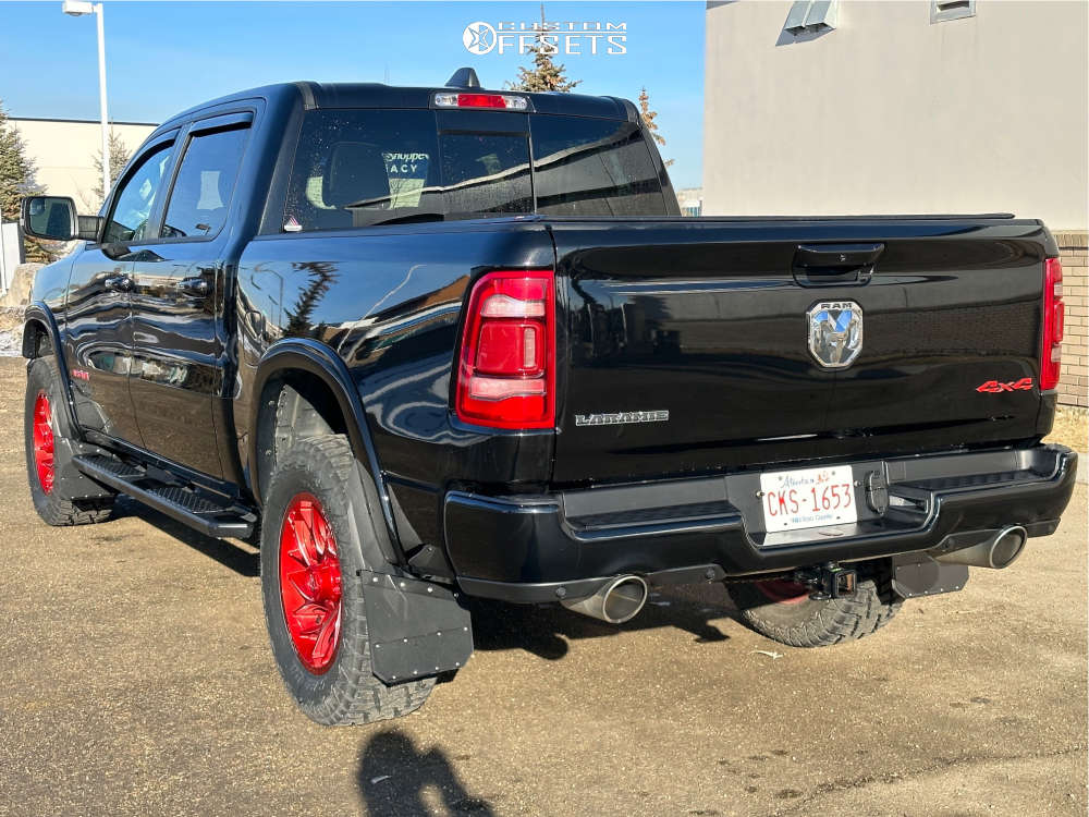 2022 Ram 1500 with 20x9 2 Fuel Runner and 35/12.5R20 Haida HD878 RT and ...