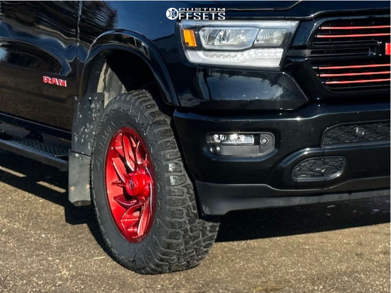 2022 Ram 1500 with 20x9 2 Fuel Runner and 35/12.5R20 Haida HD878 RT and ...