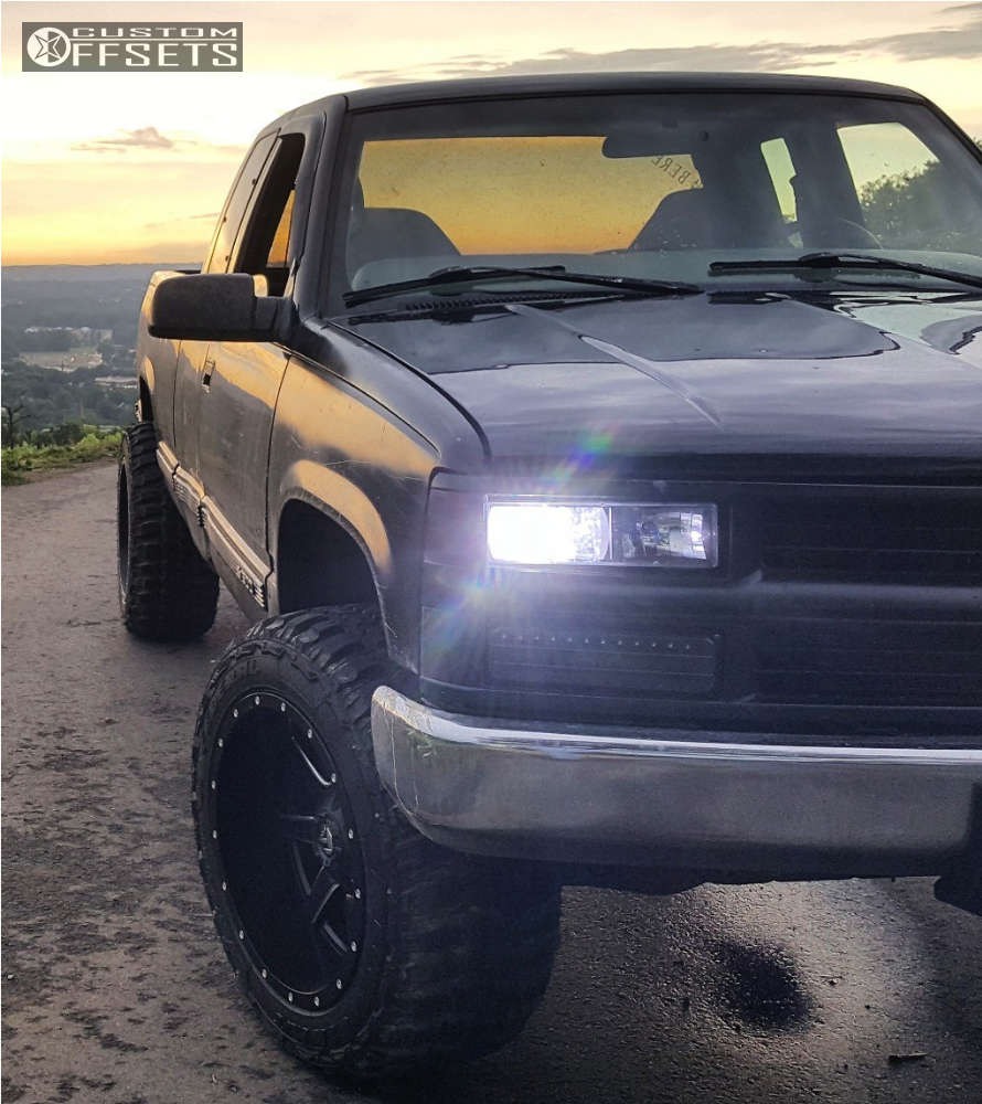 1997 Chevrolet K1500 with 20x12 -44 Fuel 538 and 33/12.5R20 Federal ...