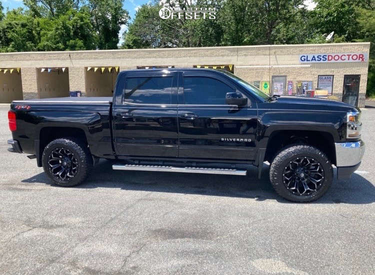 2018 Chevrolet Silverado 1500 with 20x10 -22 Fuel Assault and 275/60R20 ...
