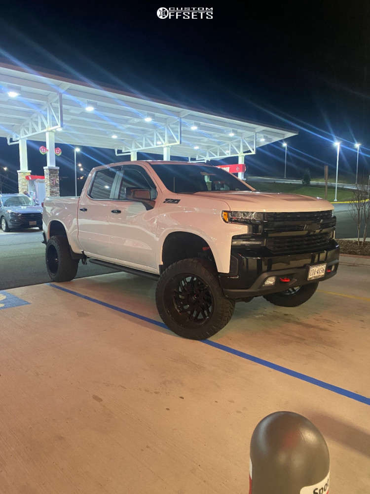 2021 Chevrolet Silverado 1500 with 22x12 -44 TIS 544b and 35/12.5R22 Nitto Ridge Grappler and ...