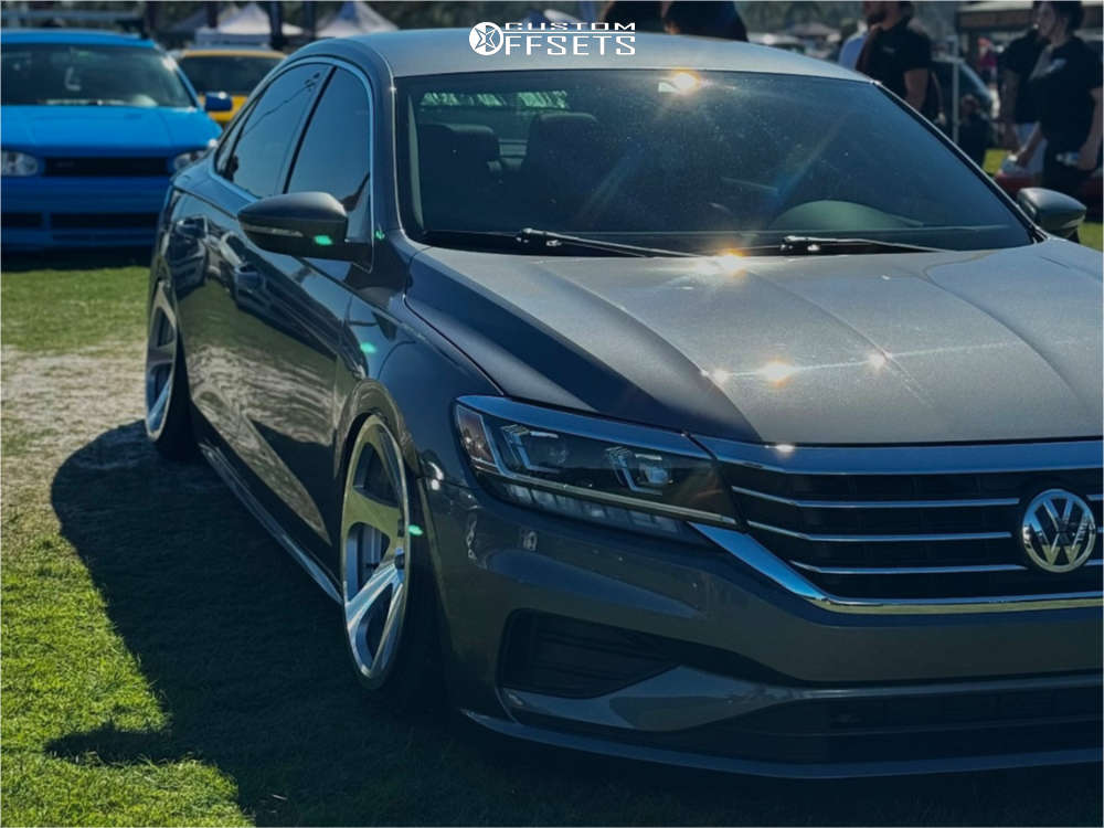 2020 Volkswagen Passat with 19x10 35 3SDM 0.06 and 225/35R19 Venom ...