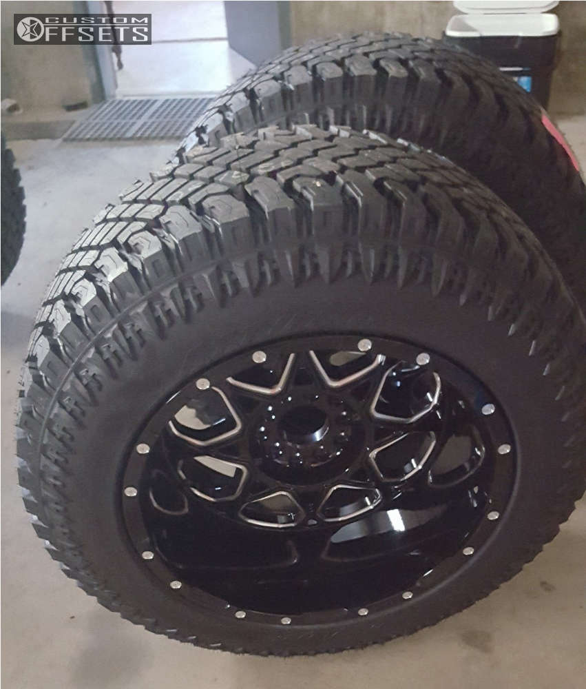 2013 Ram 1500 with 20x12 -44 Scorpion SC10 and 33/12.5R20 Atturo Trail Blade XT and Leveling Kit ...