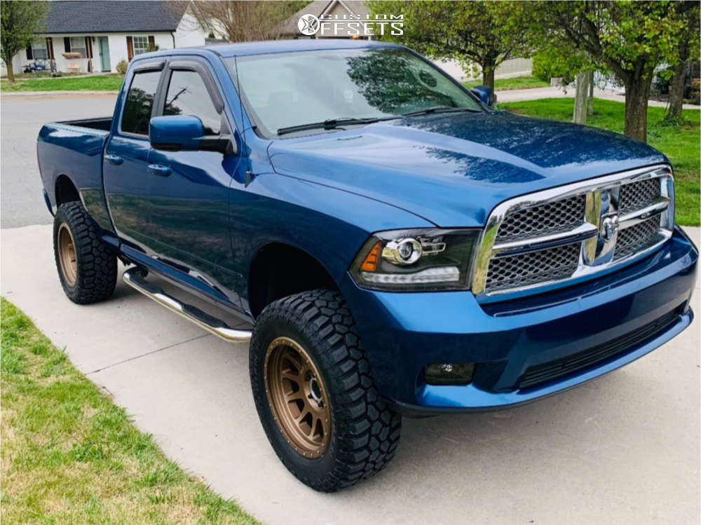 2009 Dodge Ram 1500 with 20x10 -24 Method Mr605 and 35/12.5R20 Cooper ...