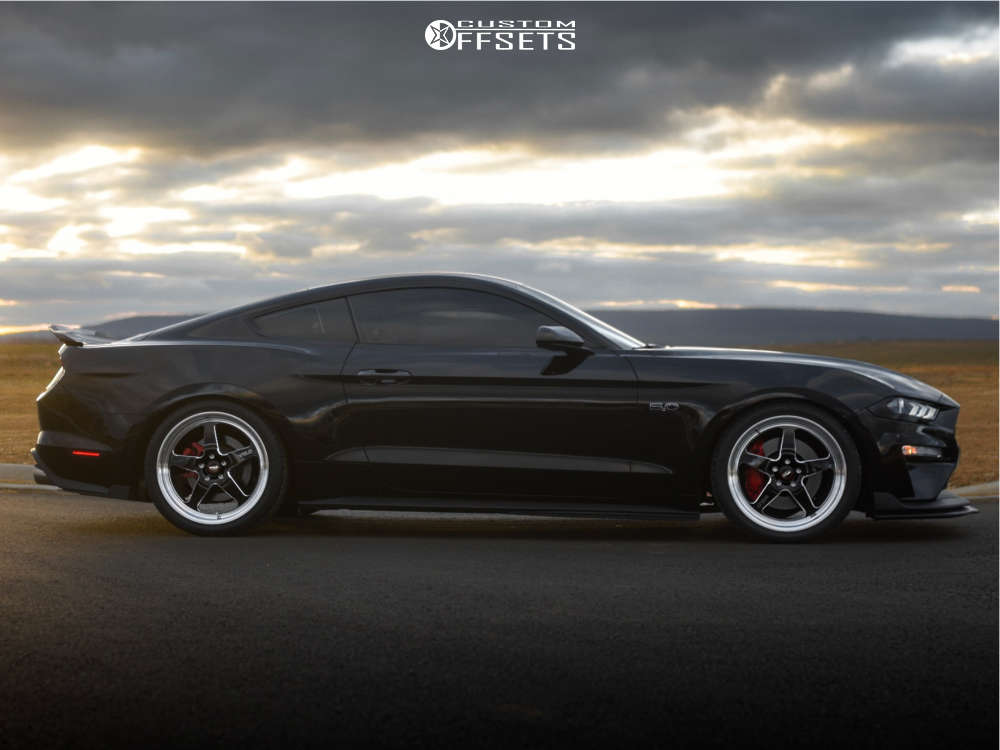 2019 Ford Mustang with 20x9 29 Weld Racing Ventura and 265/35R20 Toyo ...