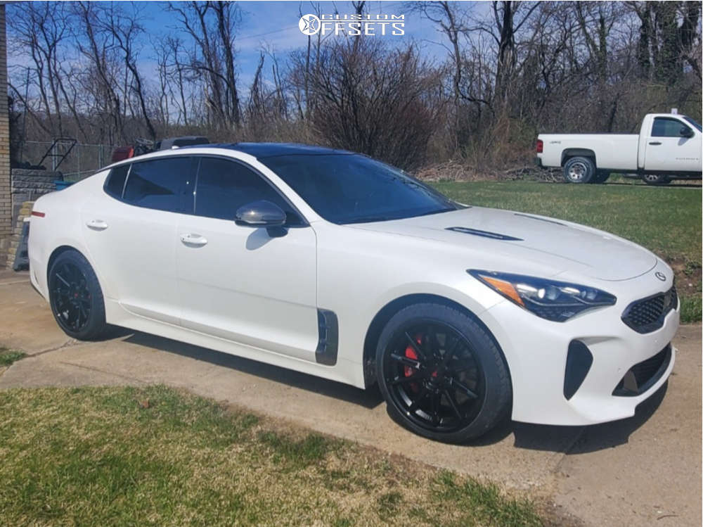 2021 Kia Stinger with 19x8.5 35 Ferrada Cm2 and 225/40R19 General Gmax ...
