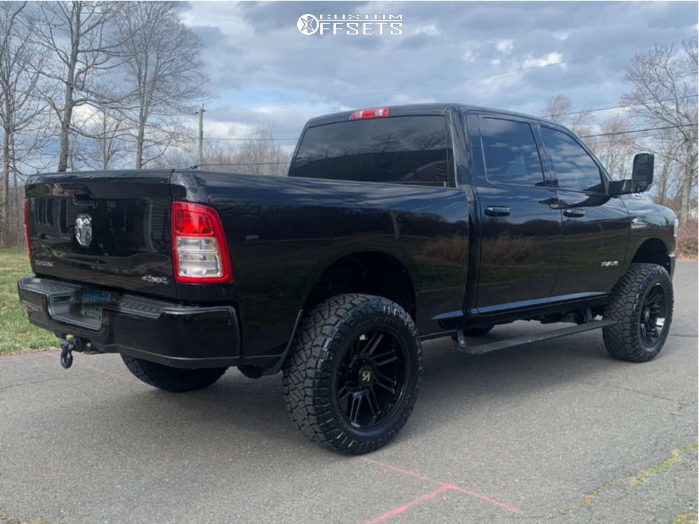 2021 Ram 2500 with 22x10 -25 ARKON OFF-ROAD Davinci and 37/12.5R22 ...