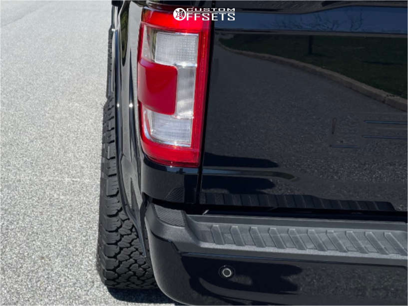 2021 Ford F-150 with 18x9 1 Fuel Clash and 35/12.5R18 General Grabber ...