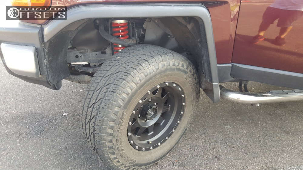 2007 Toyota FJ Cruiser with 17x9 -12 Method Standard and 285/70R17 ...