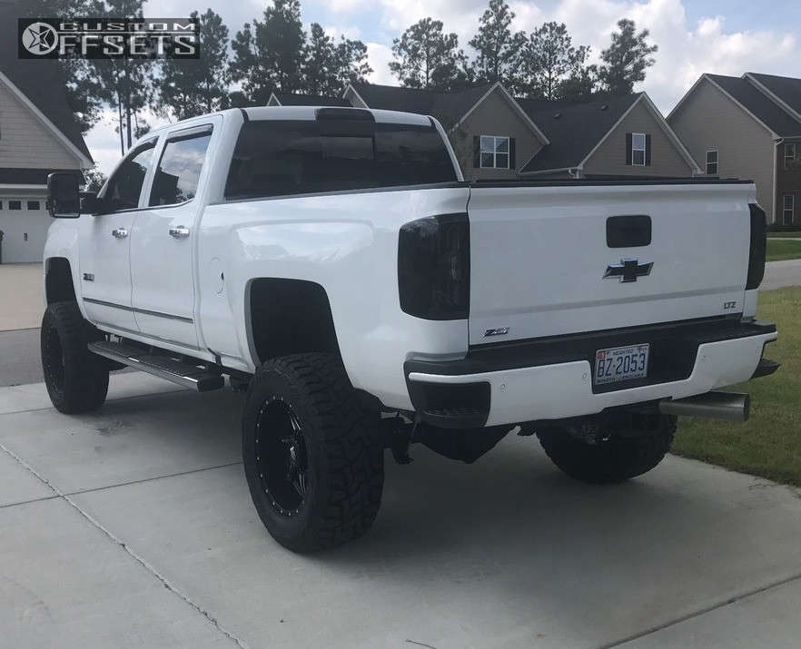 2017 Chevrolet Silverado 2500 HD with 20x10 -24 Grid GD04 and 325/60R20 ...
