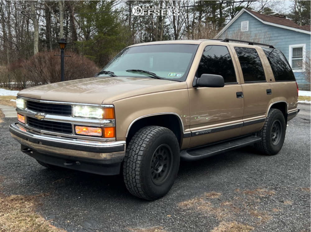 1999 Chevrolet Tahoe with 16x8 0 Method Mr704 and 285/75R16 Cooper ...