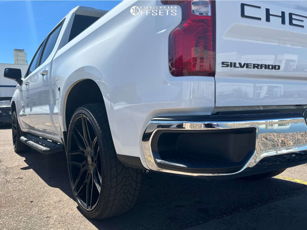 2021 Chevrolet Silverado 1500 with 26x10 35 Giovanna Bogota and 305/30R26 Lionhart Lh-ten and ...