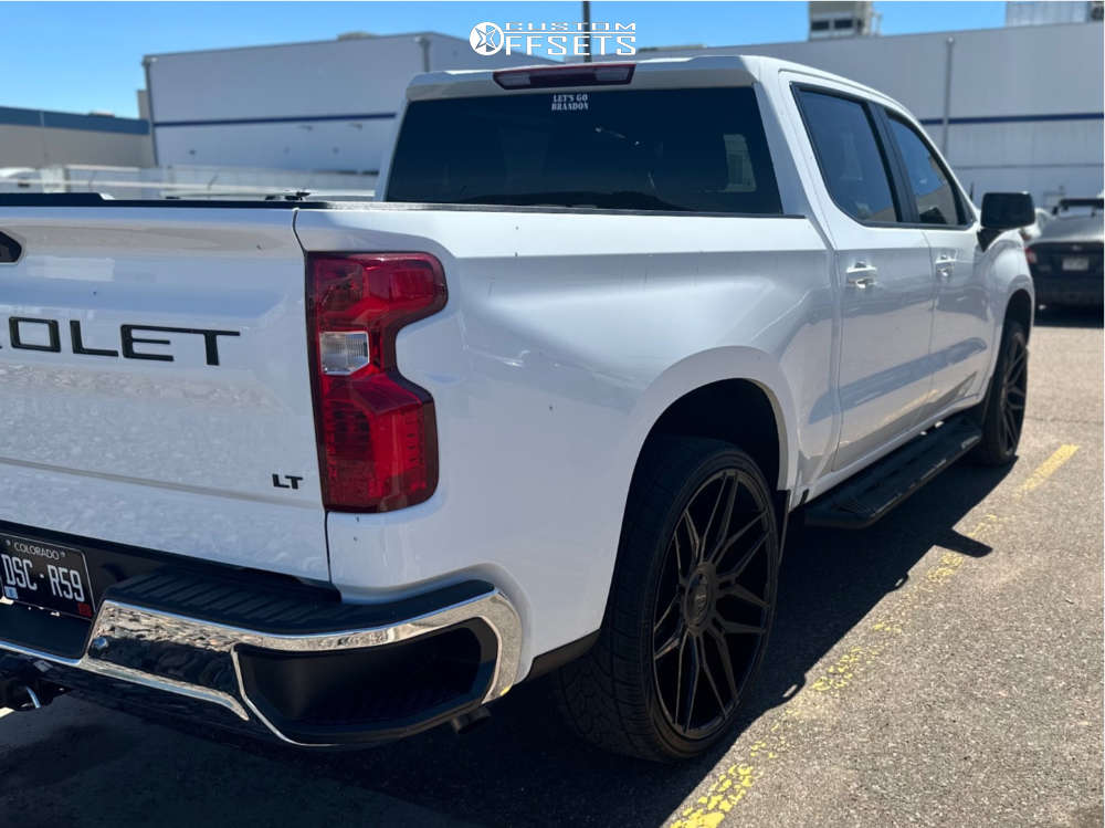 2021 Chevrolet Silverado 1500 with 26x10 35 Giovanna Bogota and 305/30R26 Lionhart Lh-ten and ...