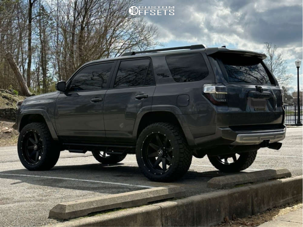 2023 Toyota 4Runner with 22x10 -25 Hostile Alpha and 33/12.5R22 Nitto ...