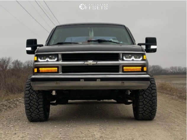 1998 Chevrolet K2500 with 22x12 -44 TIS 553BM and 33/12.5R22 Kenda ...