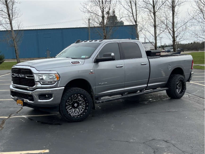 2019 Ram 3500 with 20x12 -44 TIS 553b and 33/12.5R20 Venom Power Terra ...