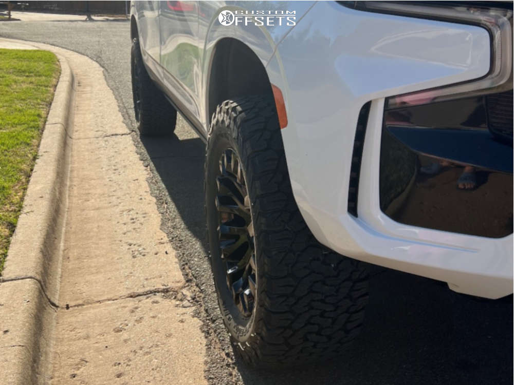 2021 Chevrolet Suburban with 20x9 1 Fuel Quake and 35/12.5R20 ...