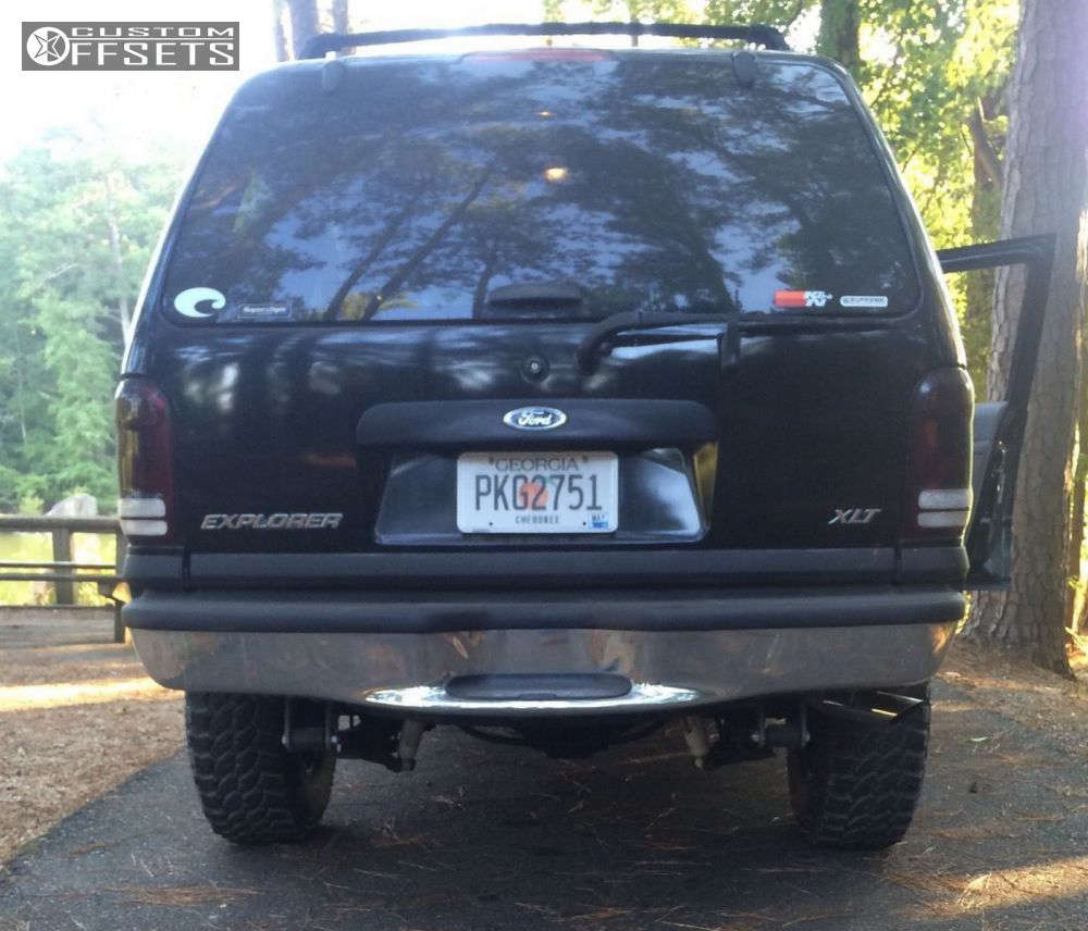 1999 Ford Explorer with 15x8 -19 Pro Comp Series 51 and 31/10.5R15 Pro ...