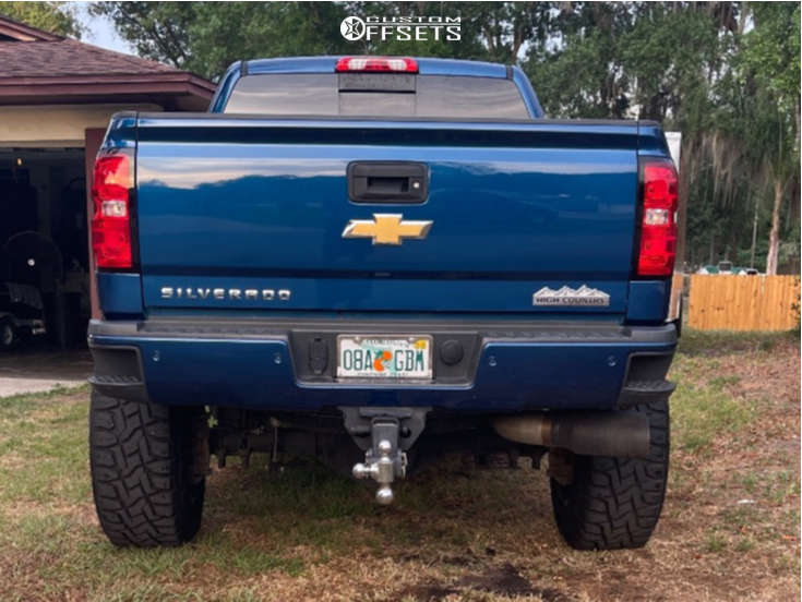 2018 Chevrolet Silverado 2500 HD with 20x12 -44 Moto Metal MO962 and 37 ...