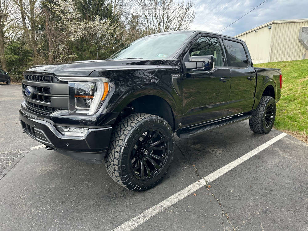 2023 Ford F-150 with 22x10 -18 Fuel Blitz and 35/12.5R22 Nitto Ridge ...