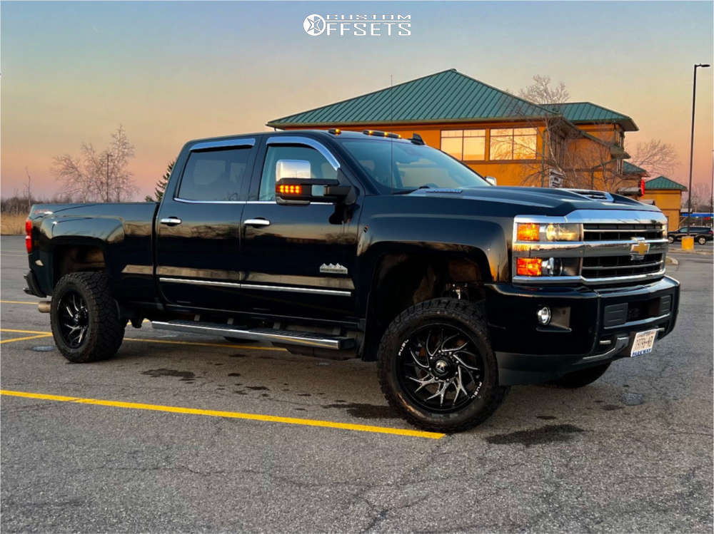 2019 Chevrolet Silverado 3500 HD with 20x10 -18 Fuel Runner and 33/12 ...