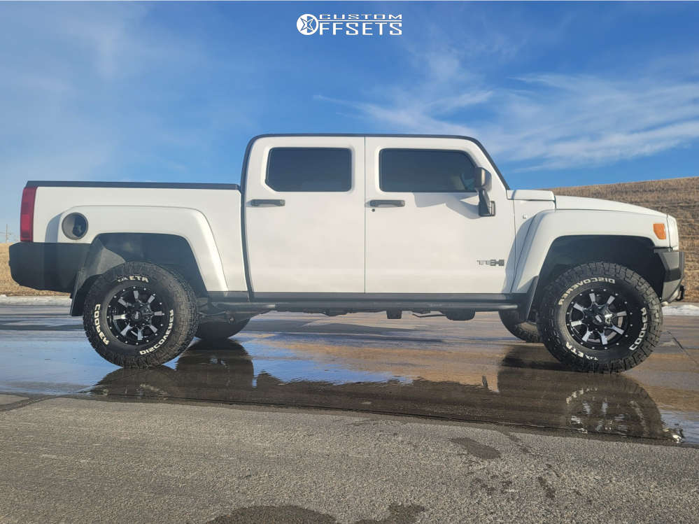 2009 Hummer H3T with 16x9 0 Moto Metal MO970 and 285/75R16 Cooper ...
