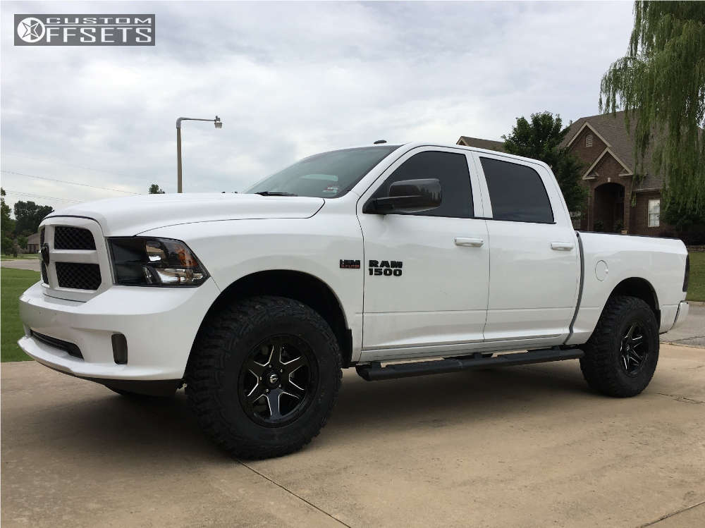 2017 Ram 1500 with 18x9 1 Fuel Ripper and 305/70R18 Kanati Mud Hog and ...