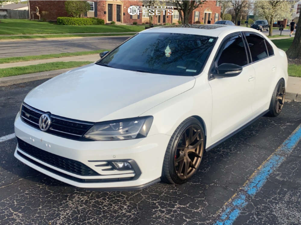 2018 Volkswagen Jetta with 18x8.5 35 Aodhan Aff7 and 225/40R18 Michelin ...