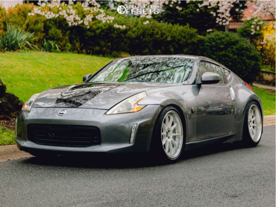2017 Nissan 370Z with 19x9.5 35 ESR Cs12 and 245/40R19 Continental ...