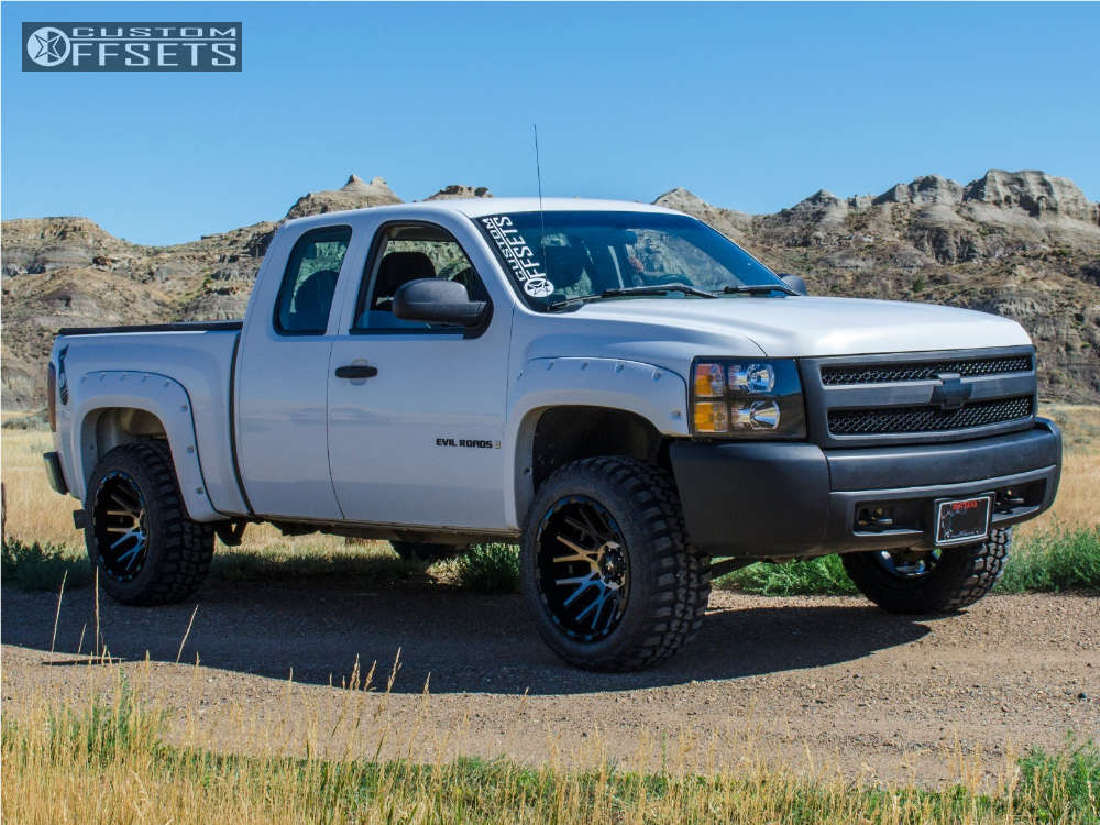 2007 Chevrolet Silverado 1500 with 20x12 -44 V-Rock Recoil and 33/12 ...