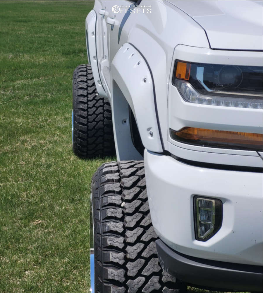 2018 Chevrolet Silverado 1500 with 22x14 -76 Hostile Alpha and 35/13.5R22 Fury Offroad Country ...