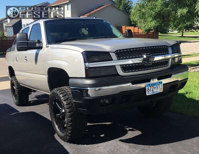 2005 Chevrolet Avalanche with 20x9 0 Tuff T11 and 33/12.5R20 Starsail ...
