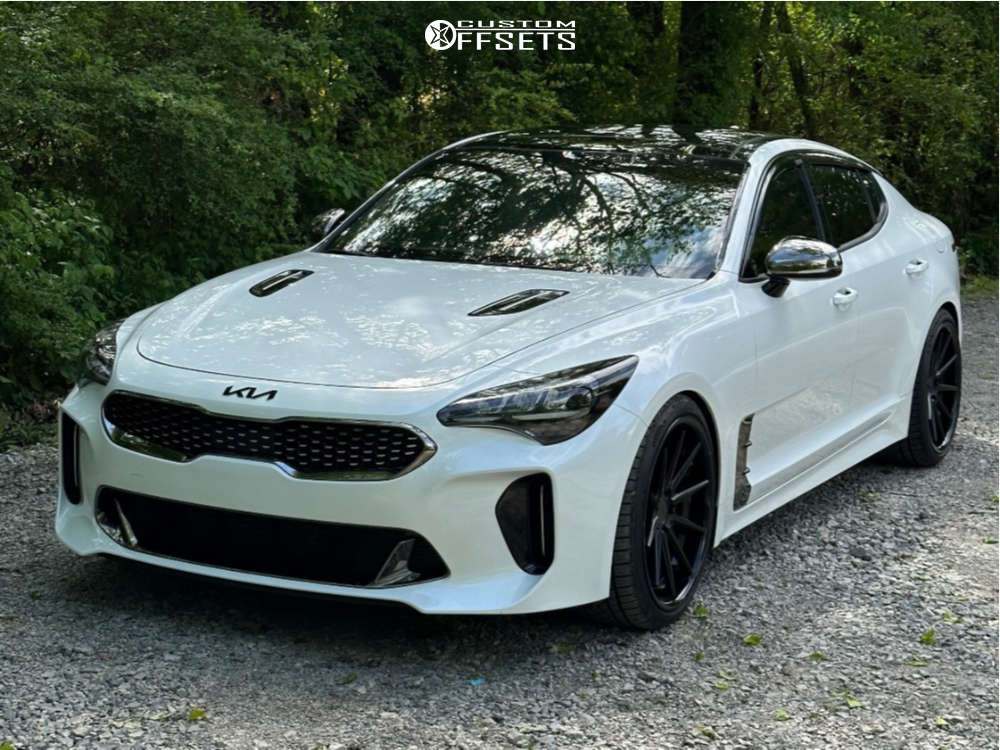 2022 Kia Stinger with 20x9.5 25 Ferrada Fr4 and 245/35R20 Continental ExtremeContact DWS06 PLUS ...