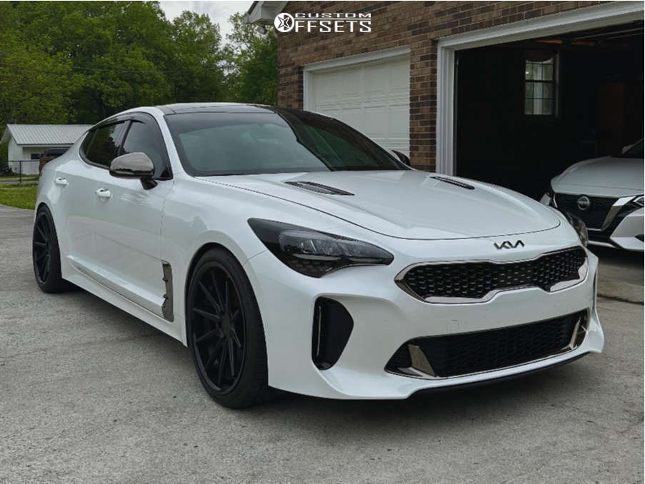 2022 Kia Stinger with 20x9.5 25 Ferrada Fr4 and 245/35R20 Continental ExtremeContact DWS06 PLUS ...