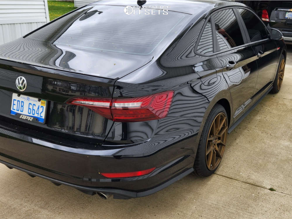 2021 Volkswagen Jetta with 18x8.5 40 Option Lab R716 and 225/40R18 ...