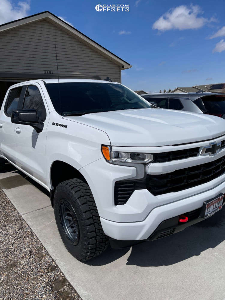 2022 Chevrolet Silverado 1500 with 17x9 -12 Vision Nemesis and 275 ...